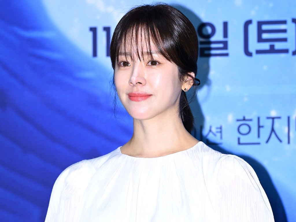 『イ・サン』女優ハン・ジミン、「接近戦も余裕」の“衝撃”クリア肌【photo】|スポーツソウル日本版