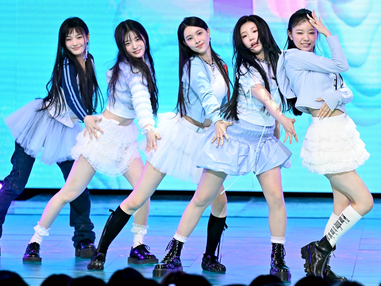 “HYBEの末娘” ILLIT（アイリット）、デビュー曲『Magnetic』の3つのリミックスをサプライズ公開｜スポーツソウル日本版