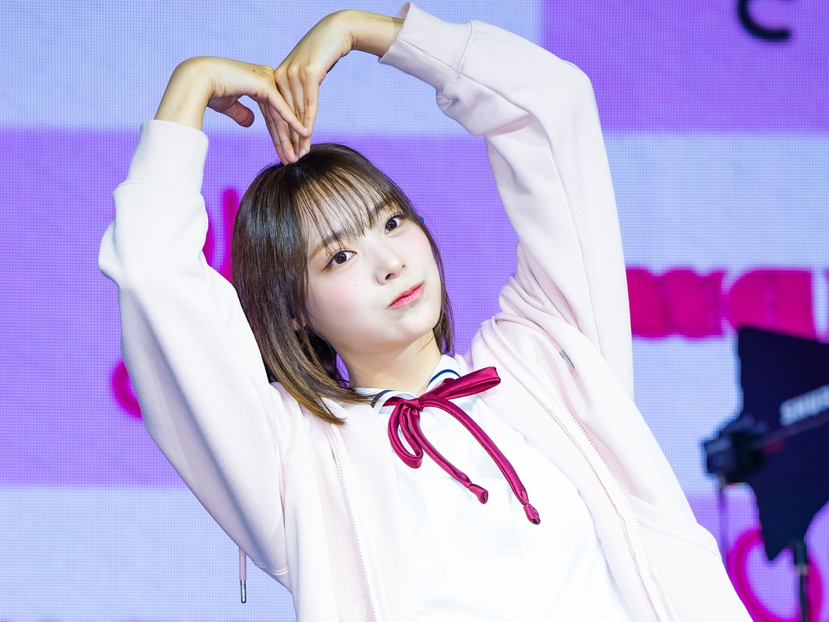 【写真】「しよみんの美貌半端ない」NMB48出身！QWERイ・シヨン、キュートなお座りSHOTにファン熱狂｜スポーツソウル日本版