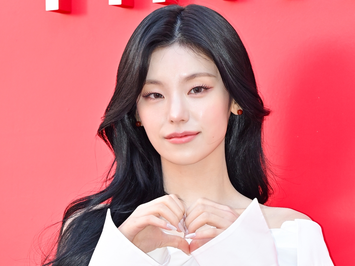 ITZY・イェジ、自身初のボブヘアーに大胆イメチェン！強烈なガールクラッシュに期待高まる｜スポーツソウル日本版